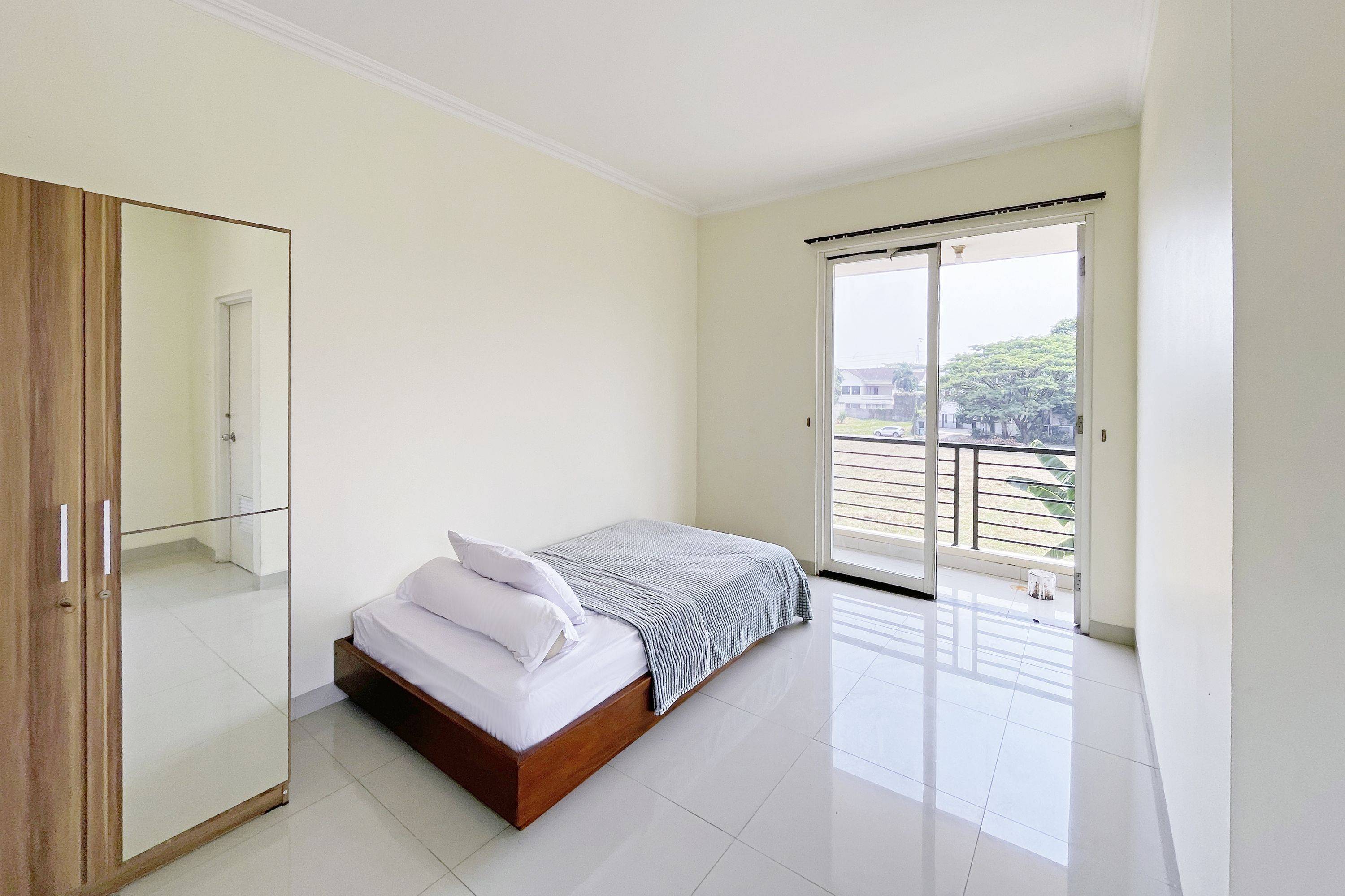 Kost Mahasiswa UPH Termasuk Listrik - Manhattan Home Karawaci